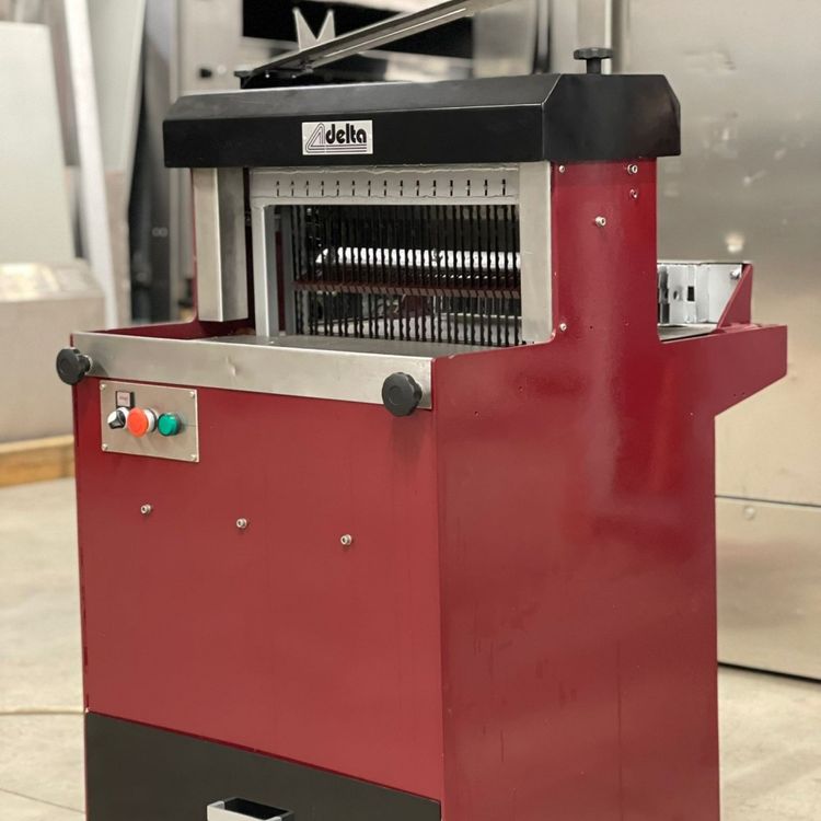 Delta DSP 45 Automatic bread slicing machine