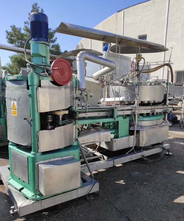 Comaco AGM 6 SEAMER WITH NON-MOTORIZED PLATE AND 24- VALVE VACUUM ...