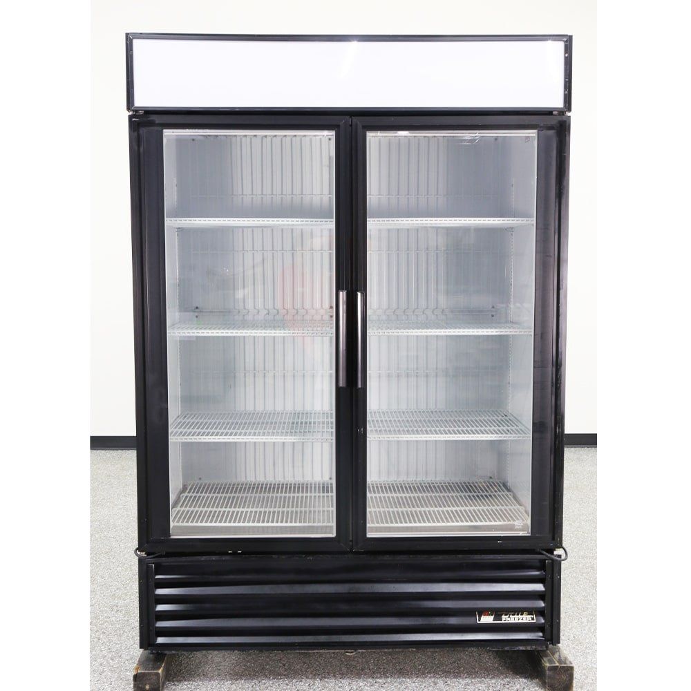 True GDM-49F, 2 Glass Swing Door Merchandiser Freezer