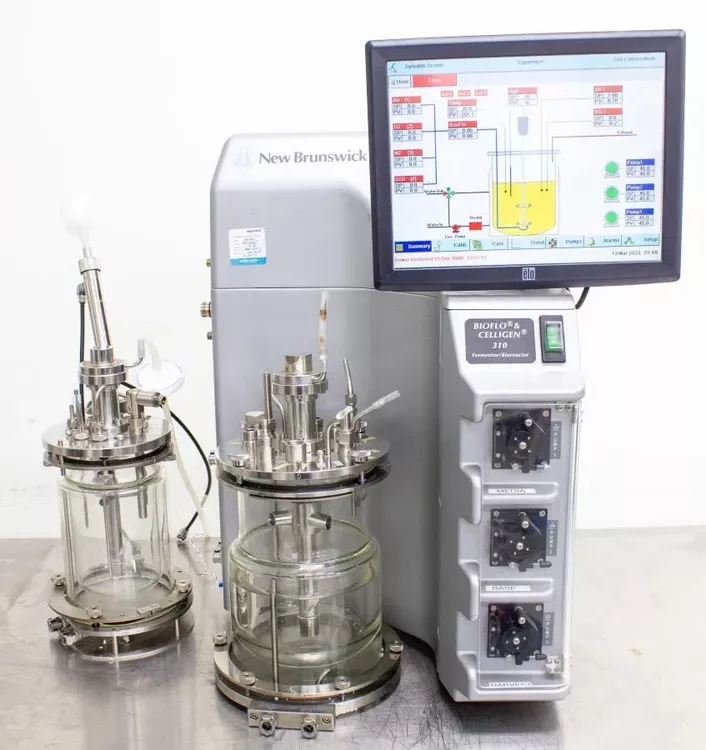 New Brunswick BioFlo 310 Benchtop Fermentor Bioreactor