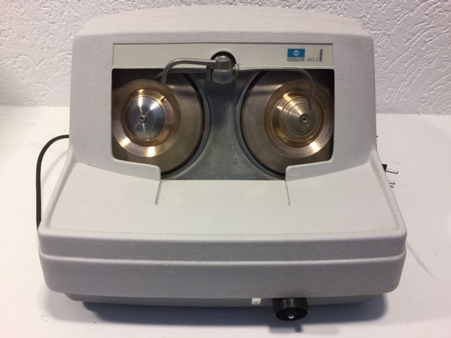 Essilor MD-2 Handdriven edger