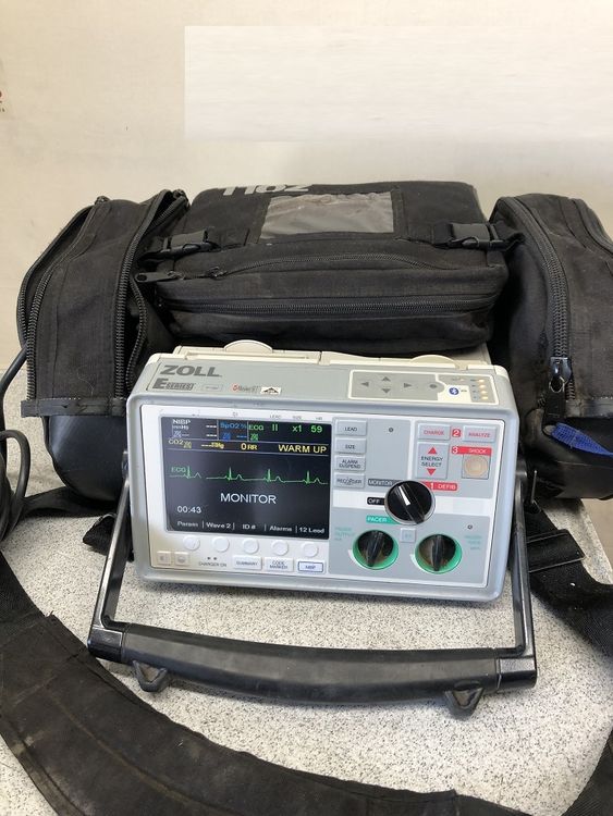 Zoll E Series Defibrillator Monitor with Pacing