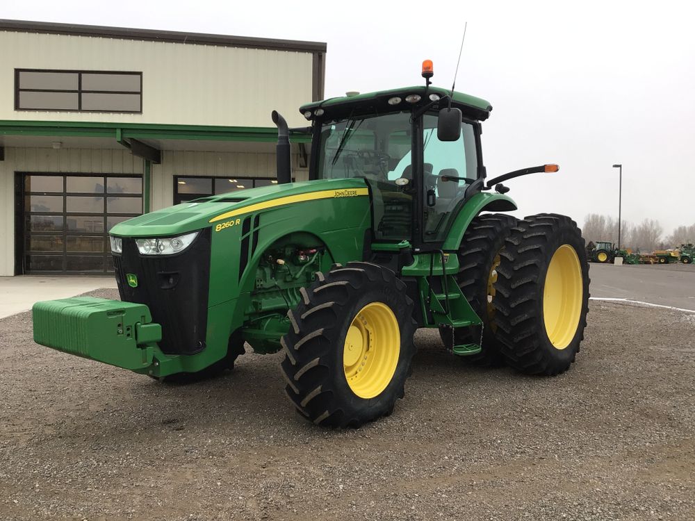 John Deere 8260R Tractor