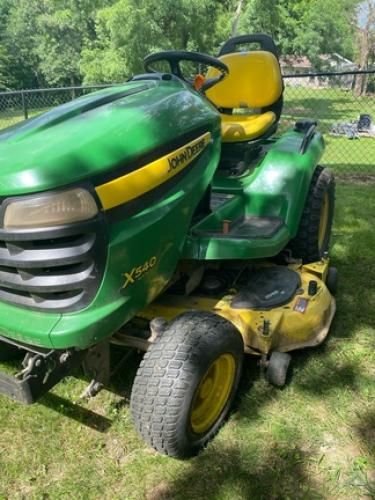 John Deere X540