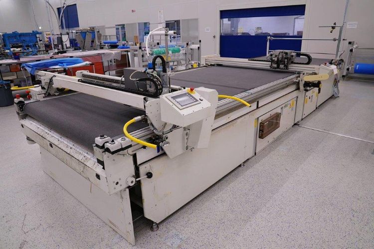 Bullmer Cutting machine