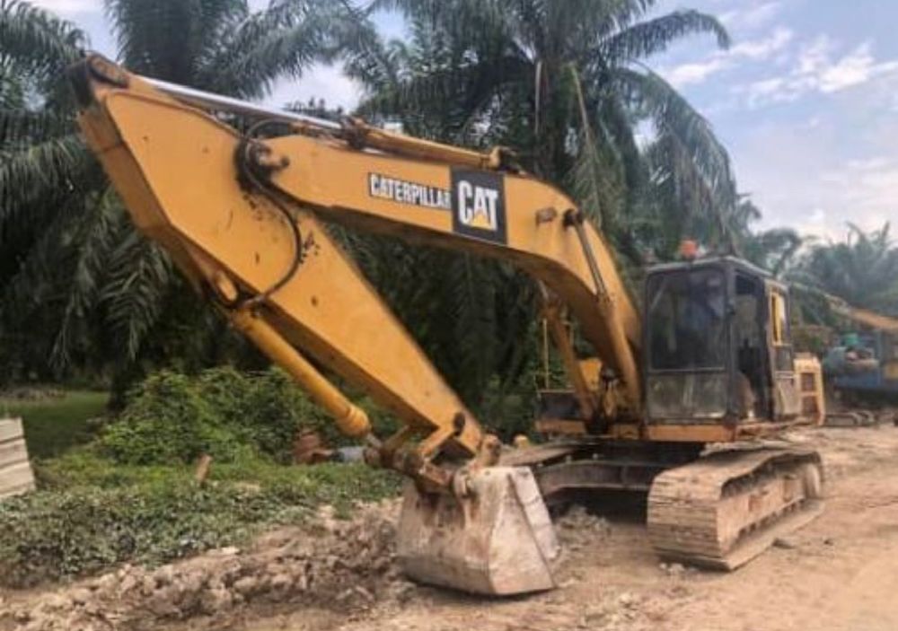Caterpillar E200B Tracked Excavator