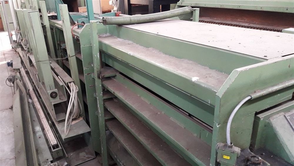BBC horizontal bale press, yoc: 1990, bale weight: 250 kg, pressure: 40 ...