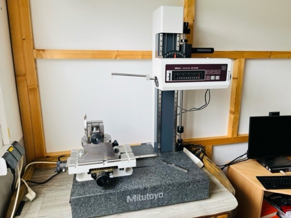 Mitutoyo CV-2100M4
