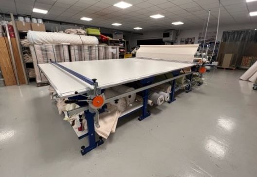 Quilting cutting table