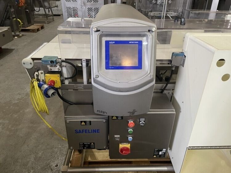 Safeline Metal Detector