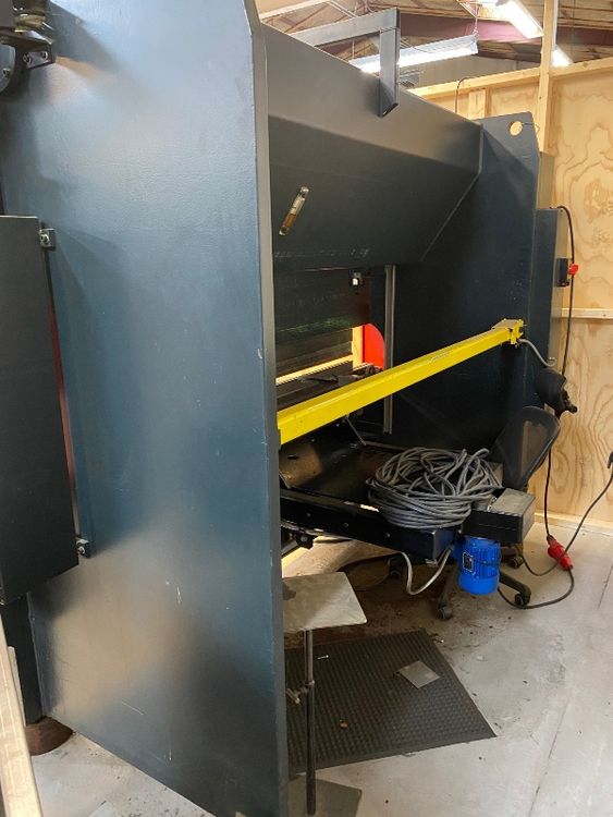 LVD LVD FOLDING MACHINE 2500MM x 60TON 60TON