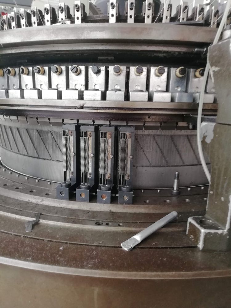 Camber Knitting machine Single jersey jacquard, 30 pus-28 fine - 84 ...