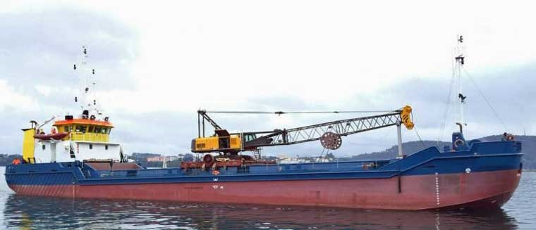 950 m3 Self-Propelled Split Hopper Barge w/ 6.5 m3 Grab
