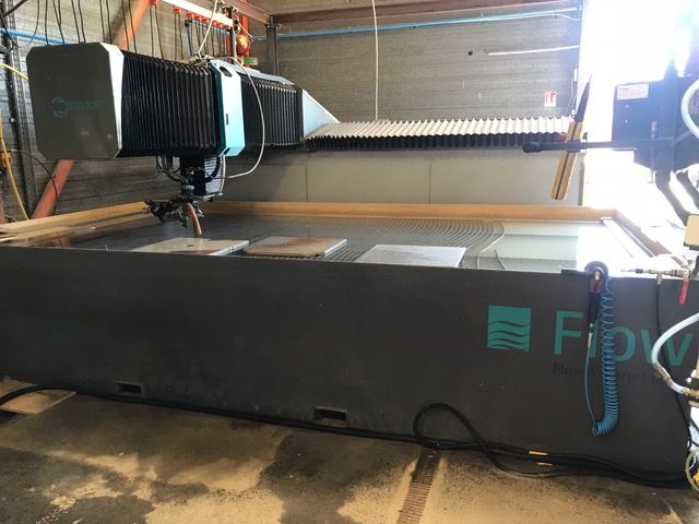 Flow FLOW WATER JET CUTTING Mach 4 – 3020 CNC Control