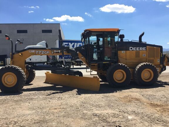 John Deere 772G Motor graders