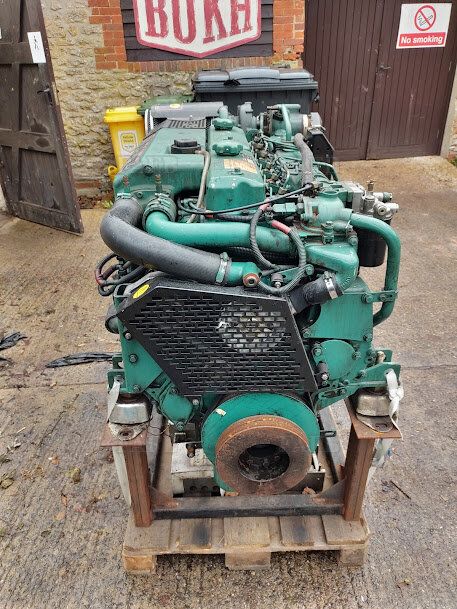 2 Volvo Penta TAMD74 Diesel Engine
