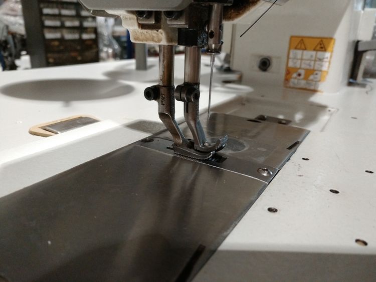 2 Pfaff 1525 sewing machinery