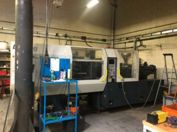 Demag NC4 injection press 150 T