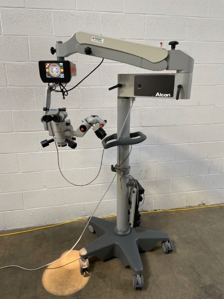Alcon Luxor Illumin I AMP Surgical Microscope
