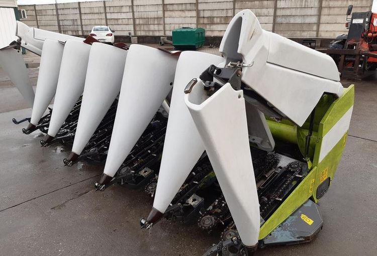 Claas Conspeed 6-75C Corn and Row Crop headers