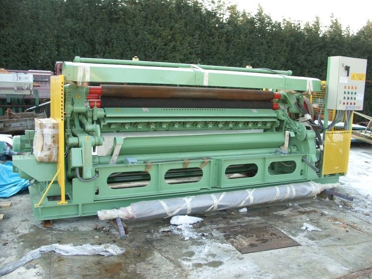 Turner Fleshing machine