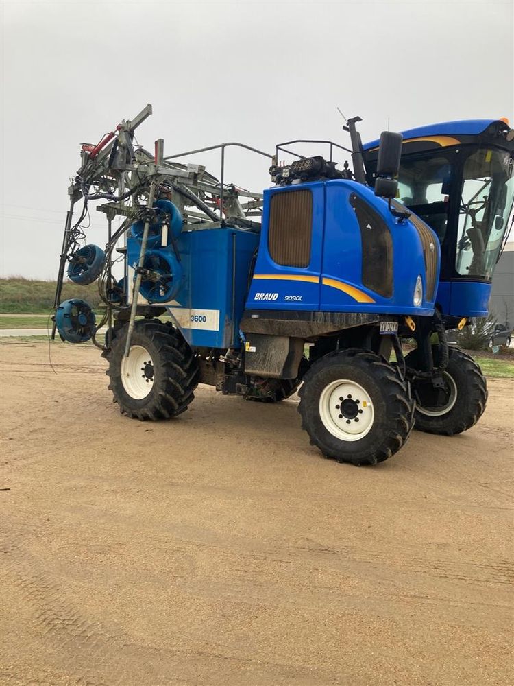 BRAUD Croplands Nebula 3600 Sprayer