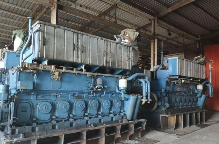 4 Rolls Royce Bergen B32:40-L6 Marine Diesel Engine