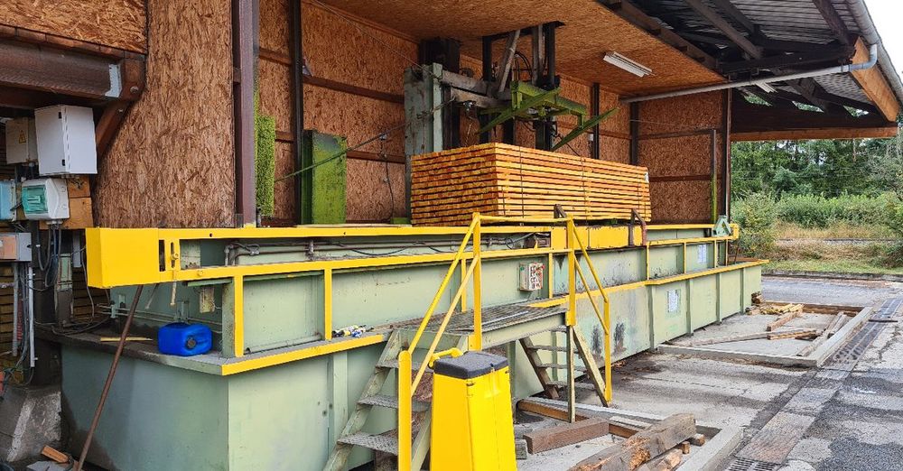 Wood processing tray