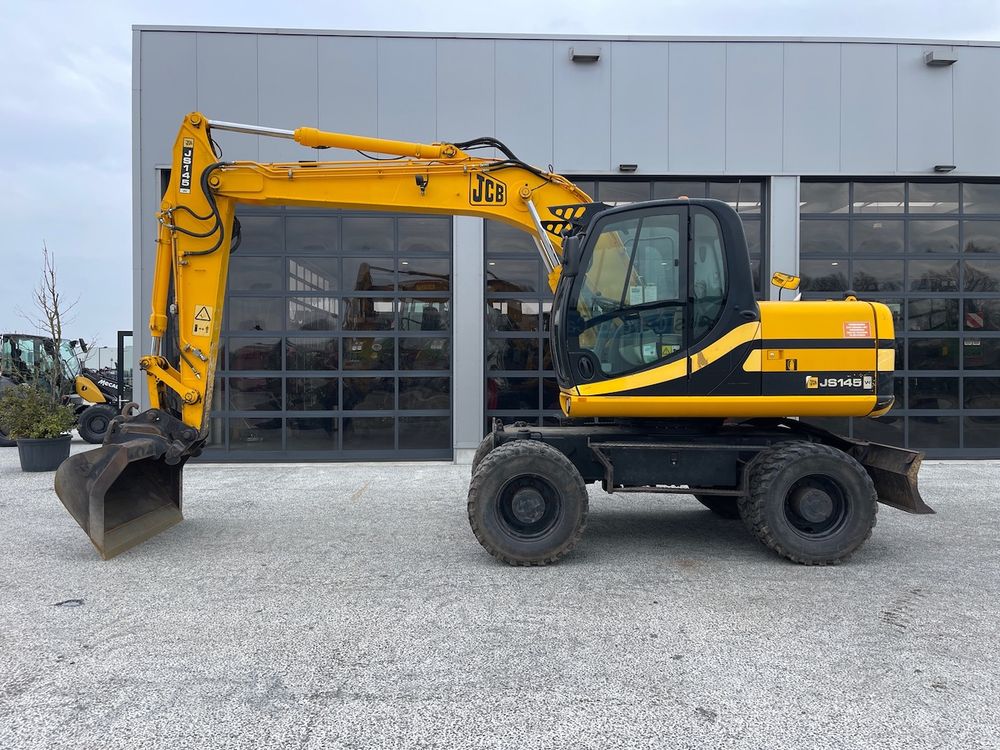 JCB JS 145 W