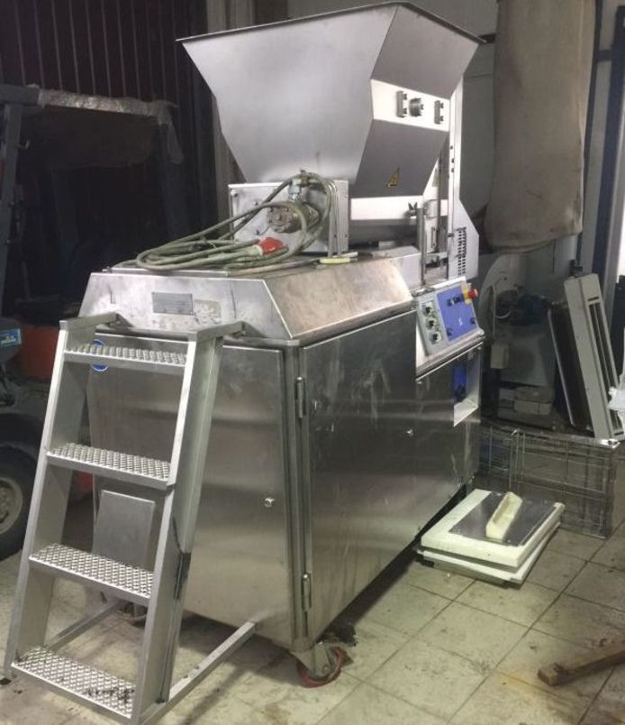 CFS Multiformer MLF 400 Cutlet molding machine