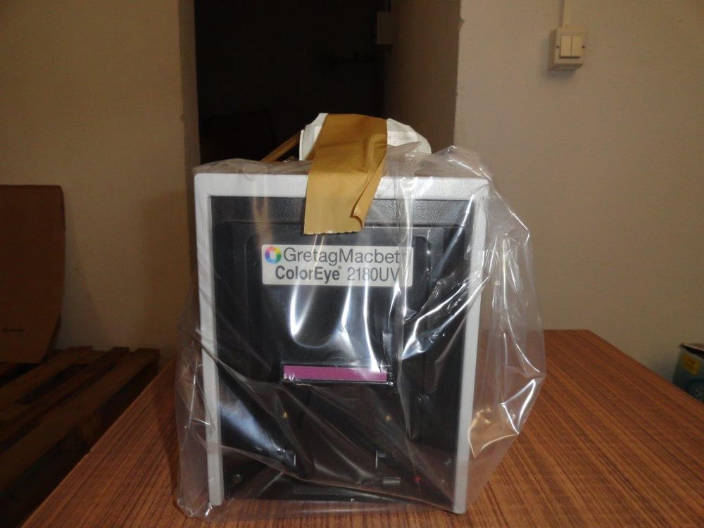 GretagMacbeth Color eye 2180UV Spectrophotometer