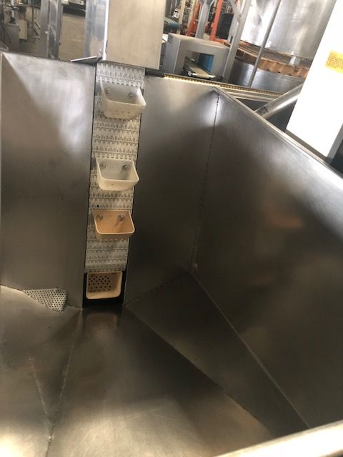 WET HOPPER WITH CASTORS