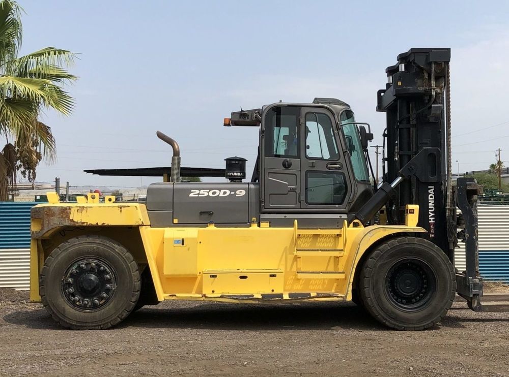 Hyundai 250D 9 55 000 Lb