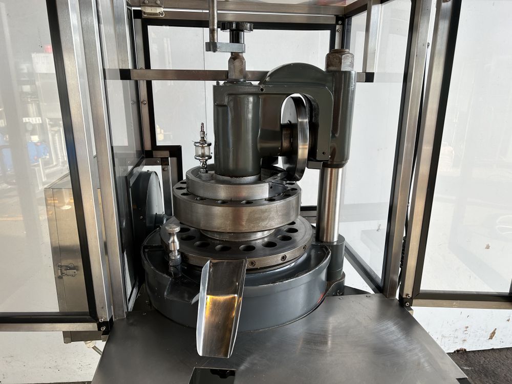 Manesty D3B Tablet press