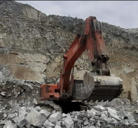 Hitachi ZX 670 LCH-3 Tracked Excavator