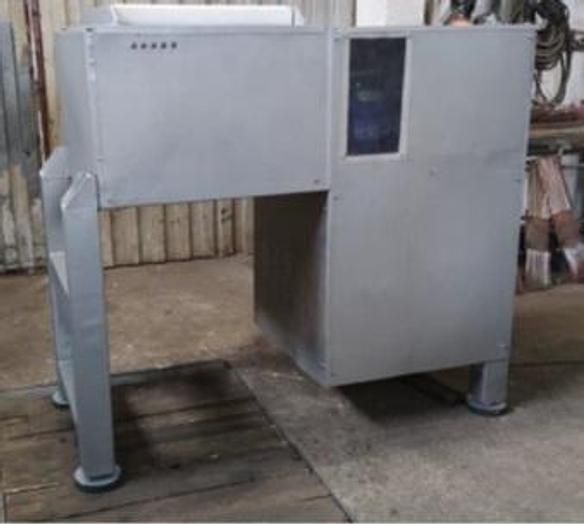 Kramer + Grebe Frozen block crusher