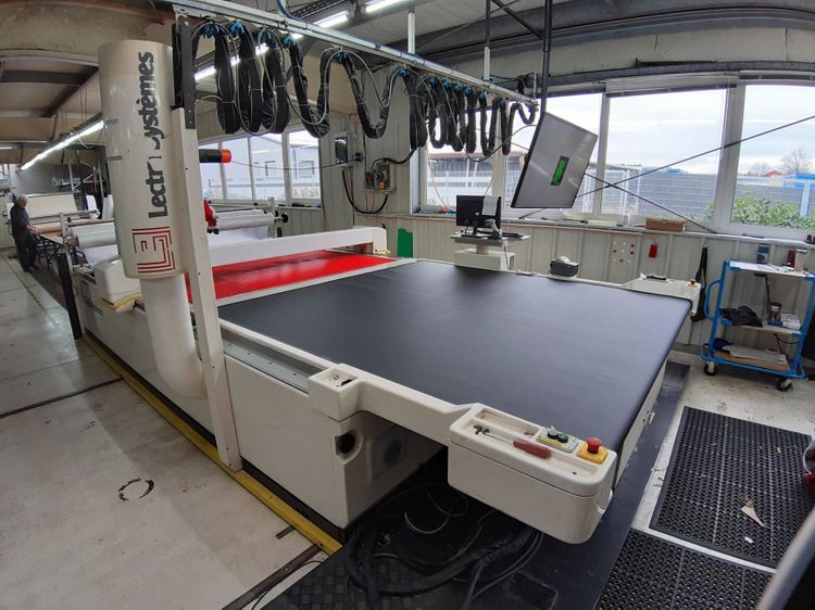 Lectra Vector 7000 Cutter