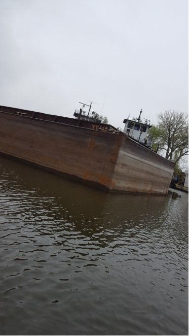 195' x 35' x 12' HOPPER BARGE
