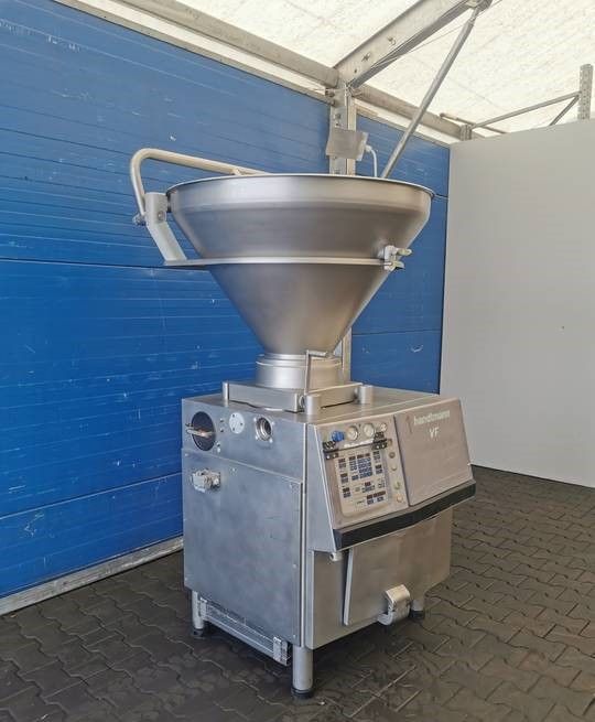 Handtmann VF200 vacuum filler