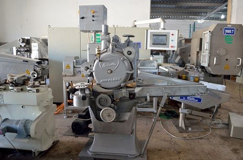 Bosch 160A Uniplast Die Forming Machine