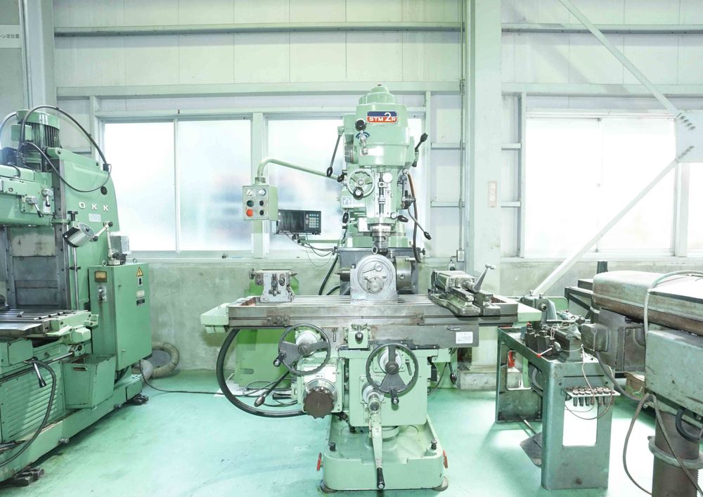 Okuma & Howa STM-2R Turret Milling Machine Variable