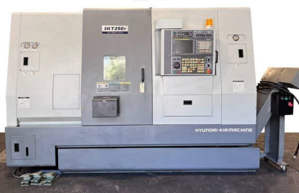Hyundai-Kia Fanuc 21i-TB CNC Control 3,500 RPM SKT-250Y 4 Axis
