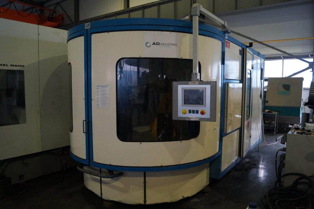 Staubli ARCK INGENIERIE with milling robot Staubli 6 Axis