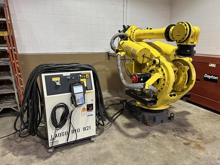 Fanuc M-900iA/600 WITH R30iA CONTROLLER 6 Axis 600 kg