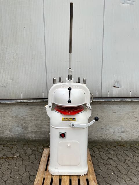 Fortuna A3-30 semi-automatic bun press