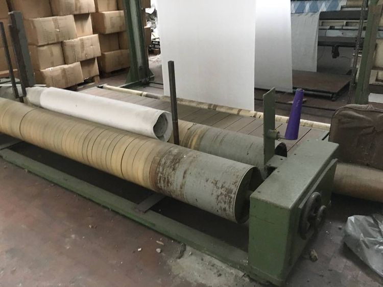 Cobble tufting machine