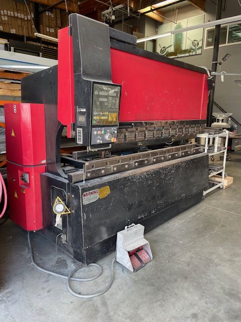 Amada FAB1030 HYDRAULIC PRESS BRAKE 110 Tons