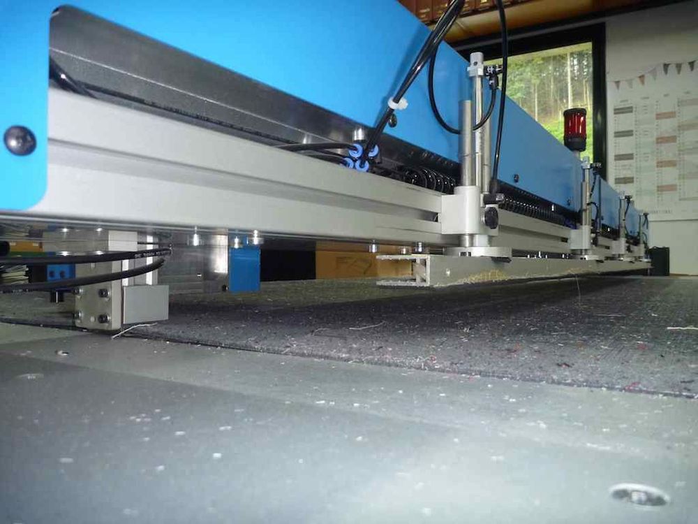 GENESIS CONVEYOR Conveyorised cutter/plotter