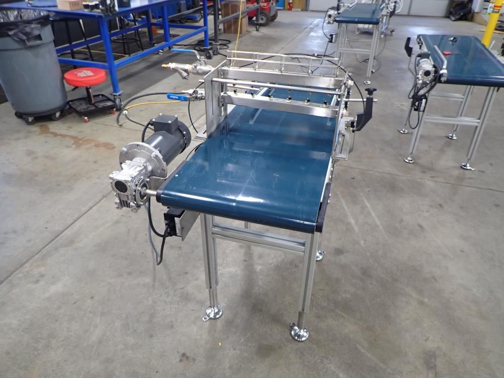 Belt Conveyor with Spray Bar