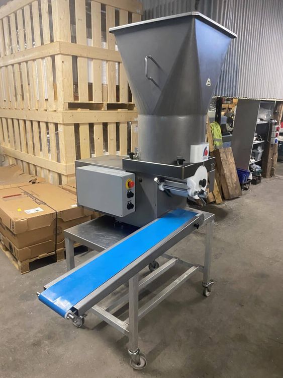 Formatic S4000 Auto stacking burger former